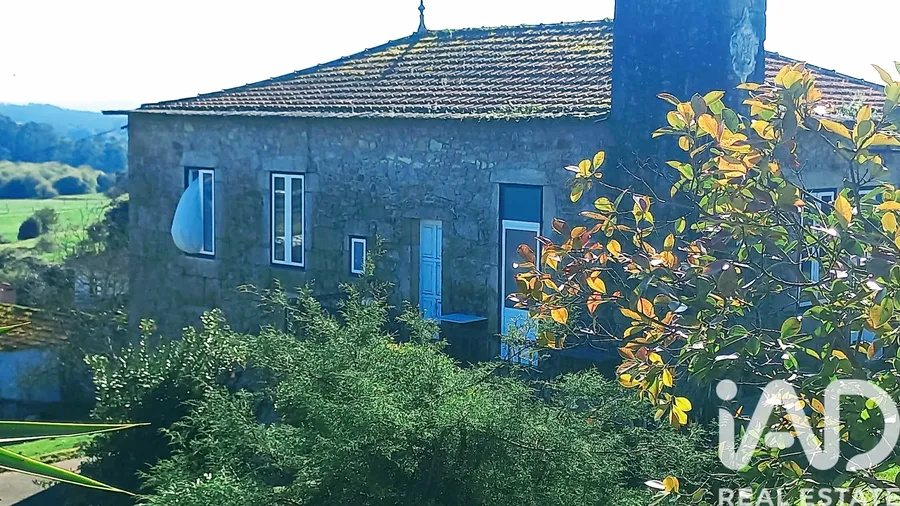 1 casa à venda em Laundos - iad