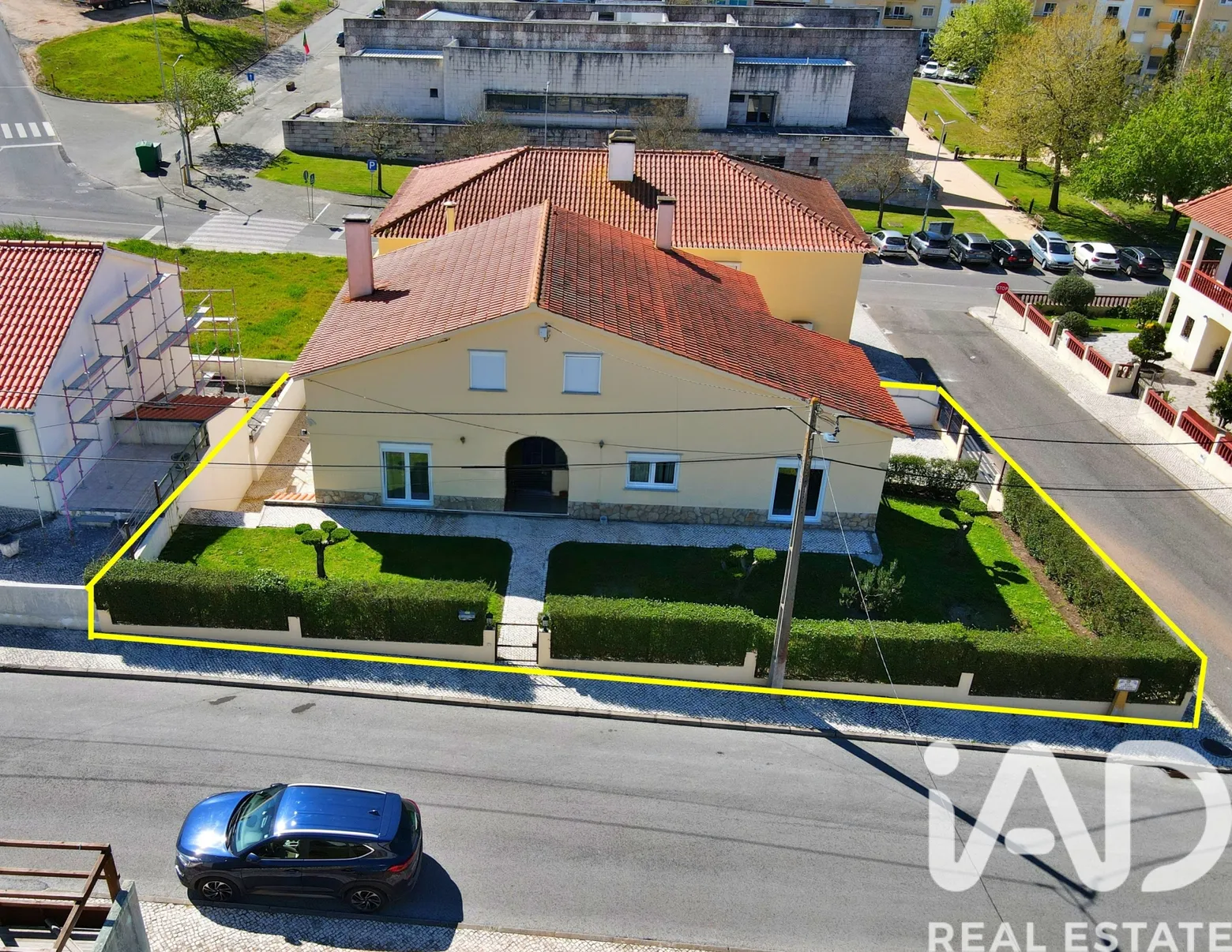 Venda casa em Cadaval: moradia em gaveto 5 quartos 663 m² - 849355 - iad