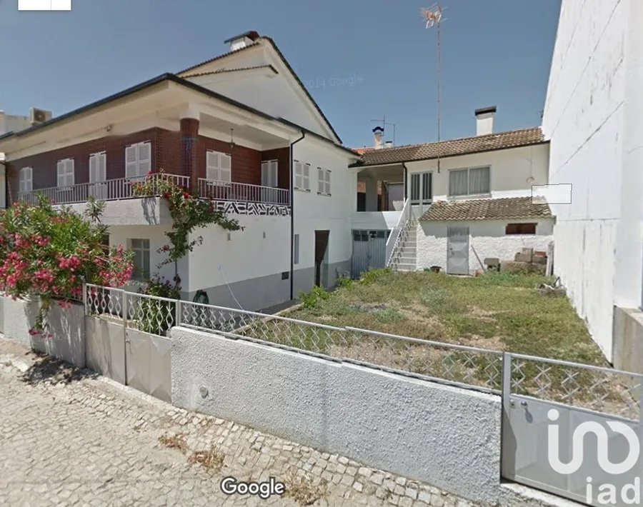 4 casas com garagem à venda em Lagoaça e Fornos - iad