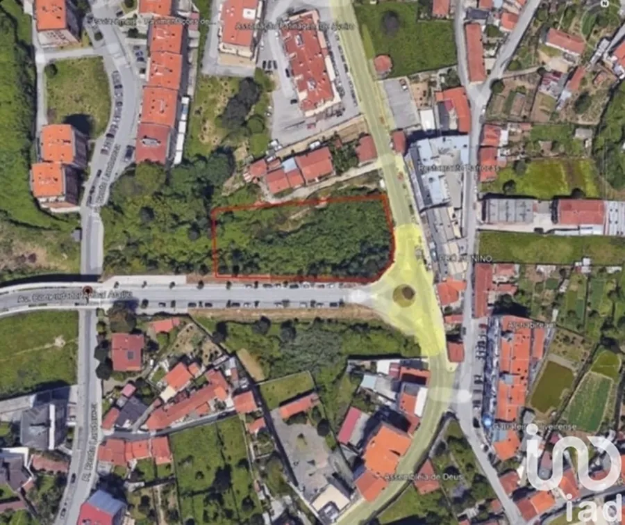 3 terrenos à venda em Oliveira de Azeméis, Santiago de Riba-Ul, Ul ...